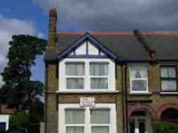 Pine Lodge, Feltham hotels